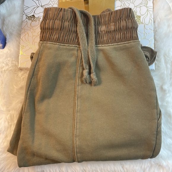 Fabletics | Pants & Jumpsuits | Fabletics Green Woven Cargo Joggers ...